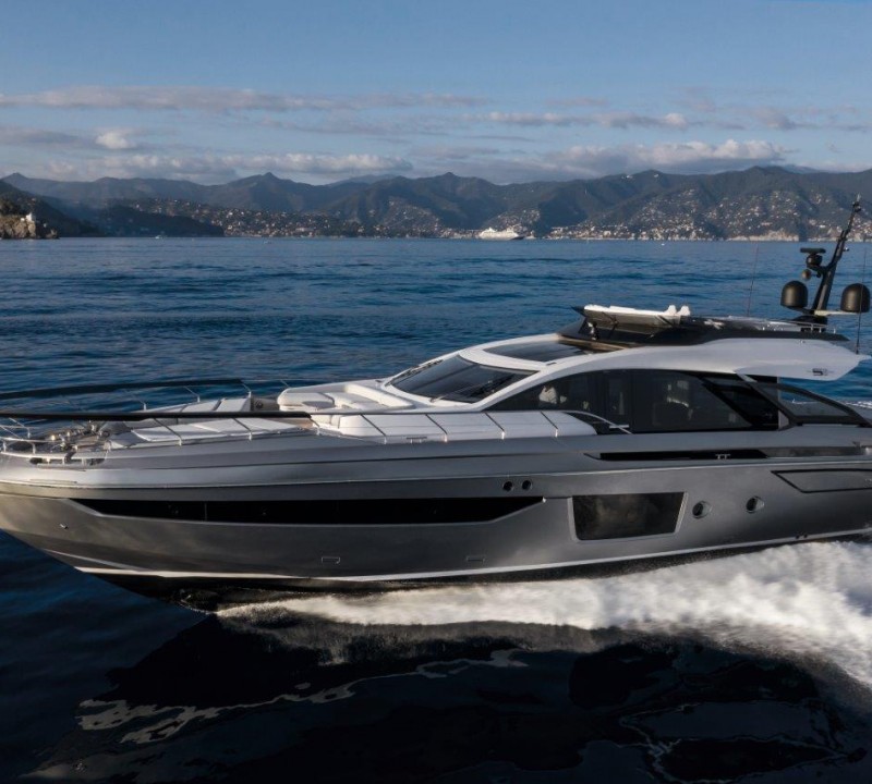 Yacht AZIMUT S8, Azimut Yachts | CHARTERWORLD Luxury Superyacht Charters